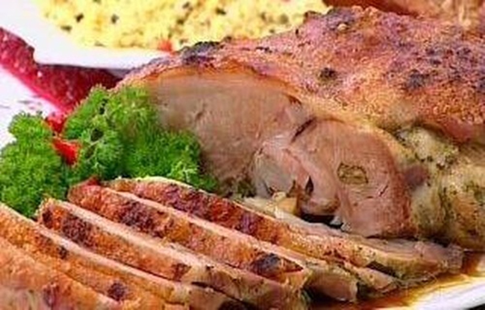 Pernil de porco recheado