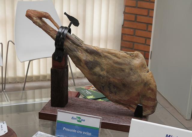 Pesquisa desenvolve bacon, copa e presunto de carne ovina